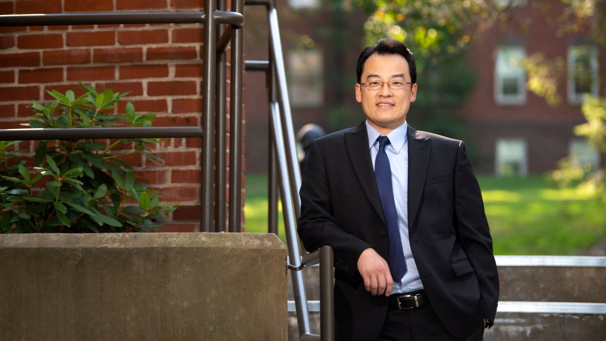 Bucknell's Jimmy Chen Studies Suppliers' Allocation Decisions